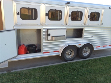 2005 Cimarron Norstar 4H - MyHorseForSale.com Horse Trailers For Sale