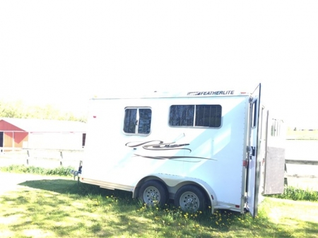 Featherlite 9407 Warmblood Size Trailer - MyHorseForSale.com Horse Trailers For Sale